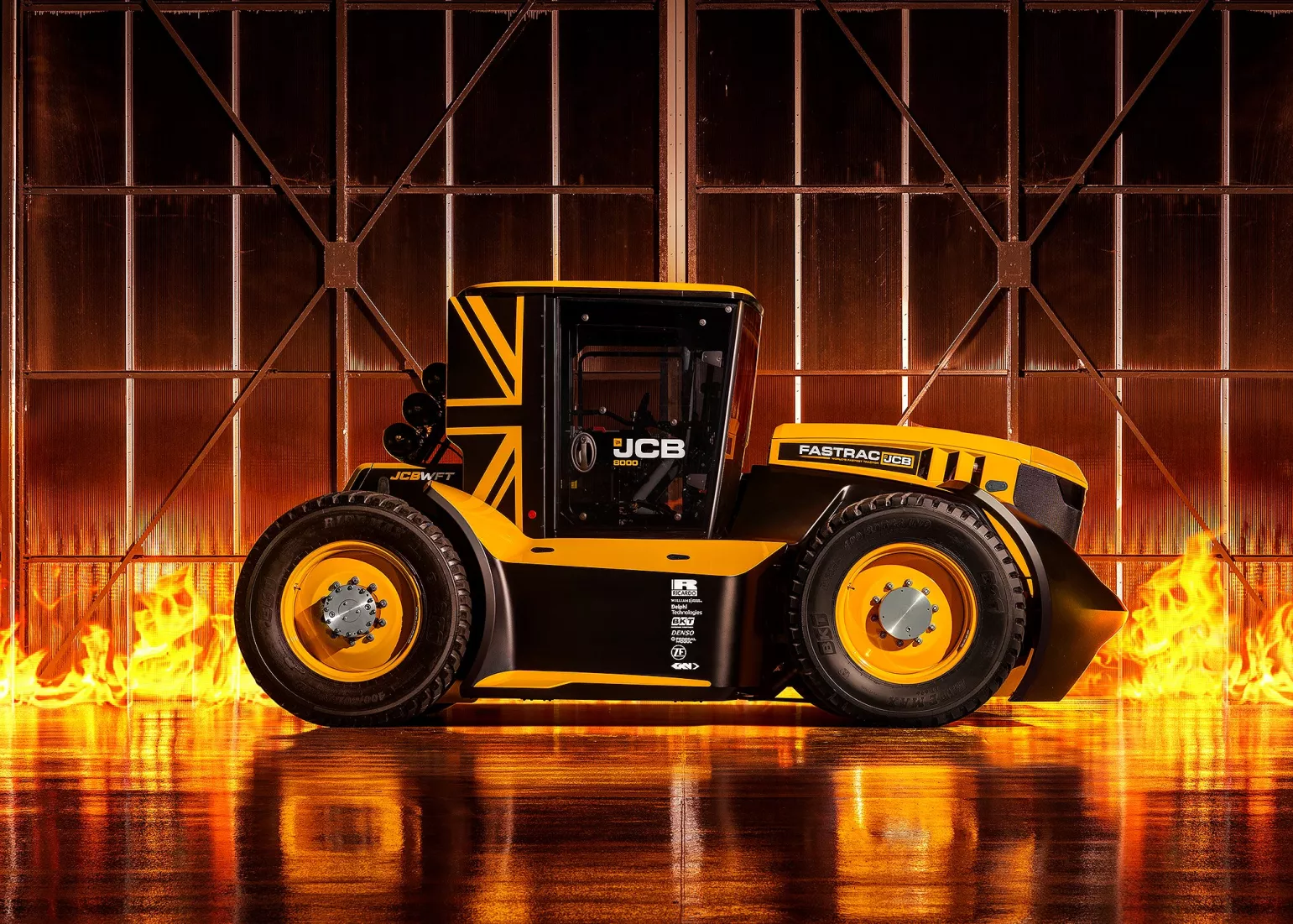 World’s fastest tractor is JCB | Qimtek